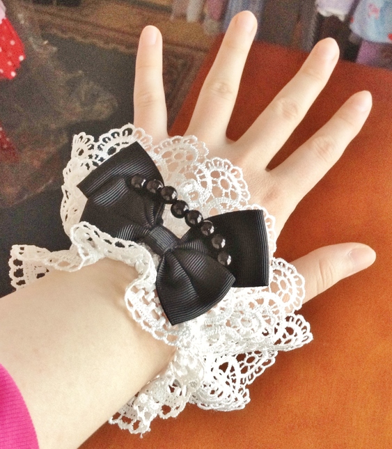 Bodyline White and Black Venice Lace Wrist Cuffs NWOT - Gloves and ...