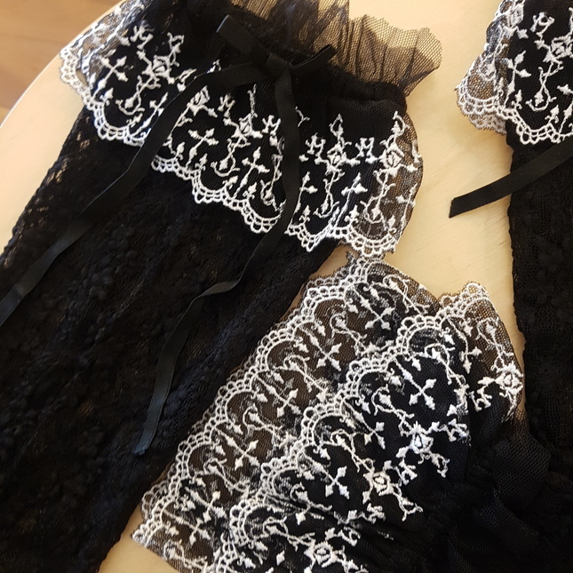 Moitie - Rose Cross Arm Covers (Relisted) - Gloves and Wristwear - Lace ...