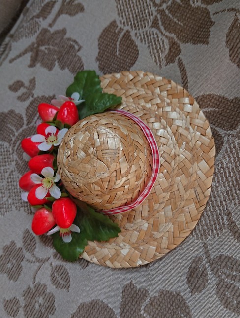 Small strawberry straw hat - Hair Accessories - Lace Market: Lolita ...