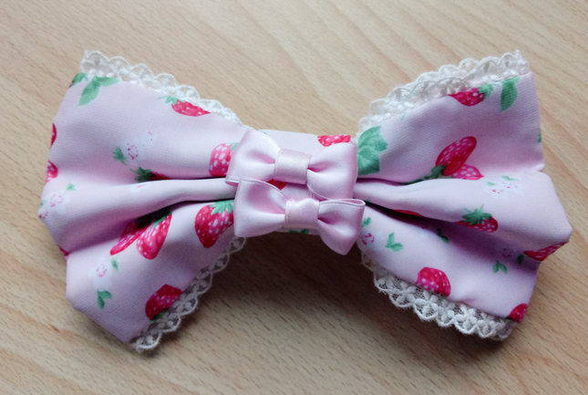 AP 2012 Fluffy Strawberry Chiffon Barrette in pink, Angelic Pretty ...
