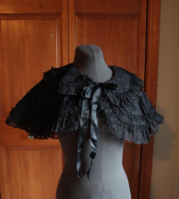 *US SHIP INLCUDED* Metamorphose Crunchy Raschel Lace Capelette (black ...