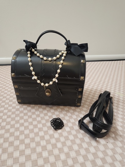 Alice and the Pirates Treasure Purse - Bags and Purses - Lace Market ...