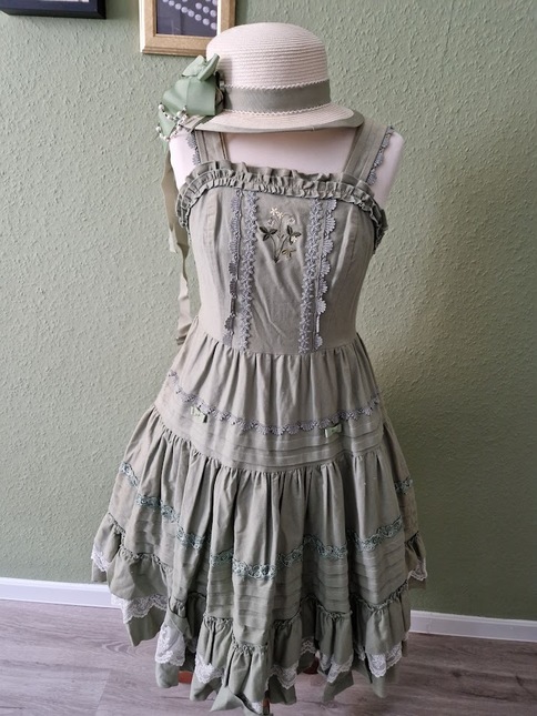 Surface Spell English Pear and Freesia jsk in light green + Innocent ...
