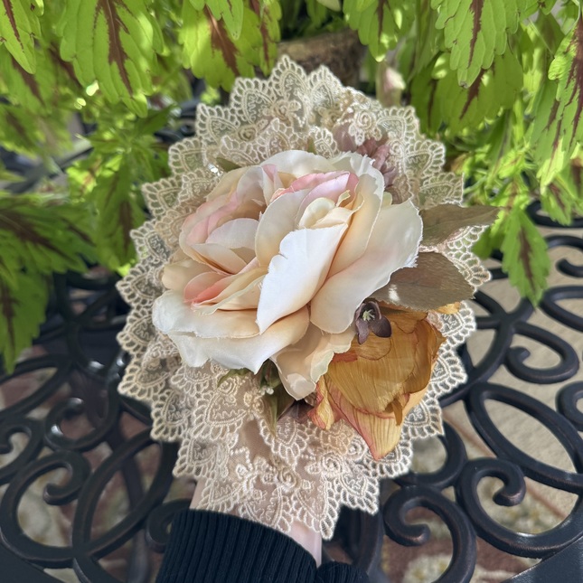 Morun x Muuna Stoik Round Corsage Headdress/clip - Hair Accessories ...