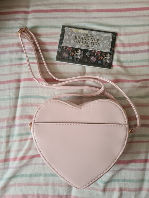 BtSSB Pink Embossed Heart Pochette (2025 Tokyo Fashion Show Novelty ...