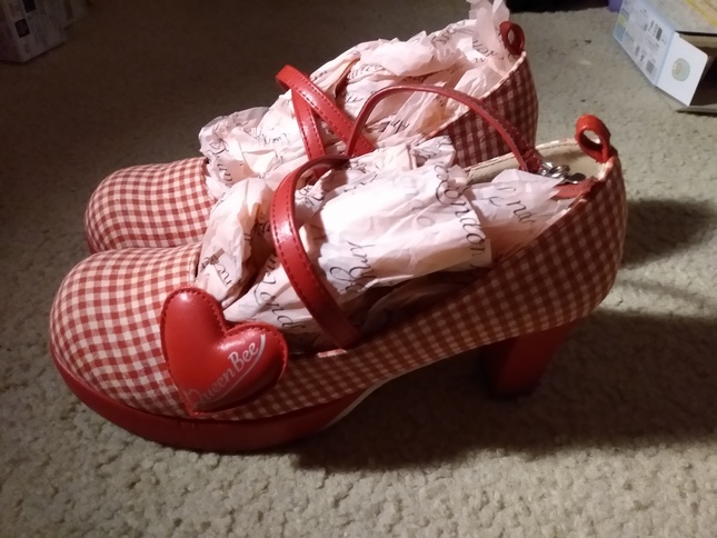 Queen Bee Heart Gingham Heels - Shoes - Lace Market: Lolita Fashion Sales