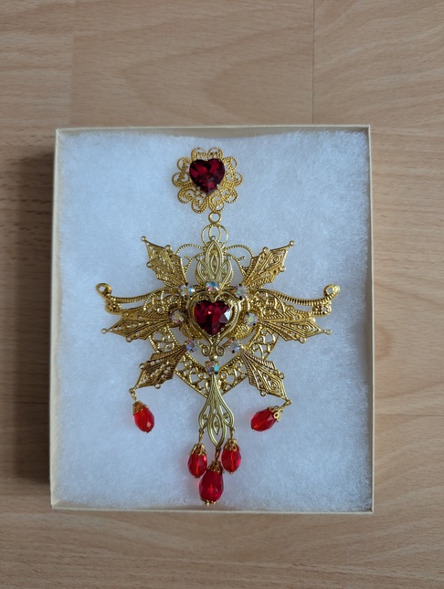 Extravagant Brooche with matching Ring - Brooches and Pins - Lace ...