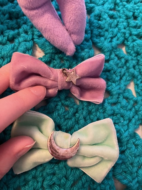Hot Topic Hair Clips Set of 4 - Hair Accessories - Lace Market: Lolita ...