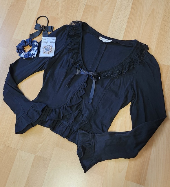 Innocent World Cardigan Bolero in black with Accessory lot - Cardigans ...