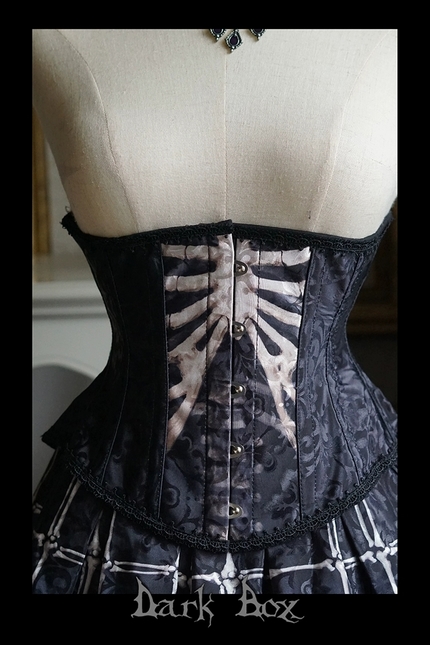 Krad Lanrete Kostelik Vech Savtych A Kostnici corset Grey - Tops - Lace ...