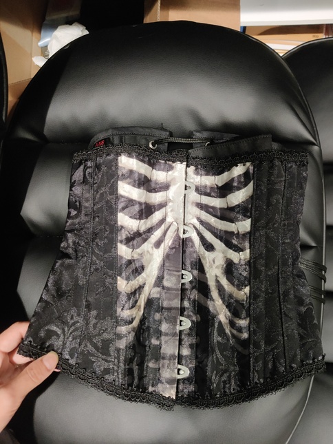 Krad Lanrete Kostelik Vech Savtych A Kostnici corset Grey - Tops - Lace ...