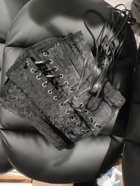 Krad Lanrete Kostelik Vech Savtych A Kostnici corset Grey - Tops - Lace ...