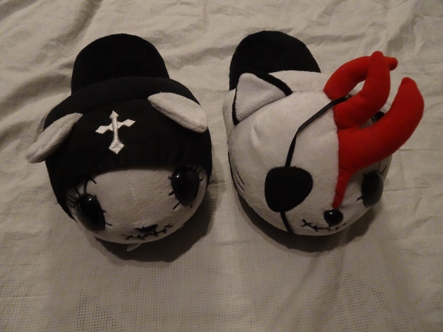 Hangry & Angry Slippers - Sleepwear - Kei Market: Buy and Sell Japanese ...