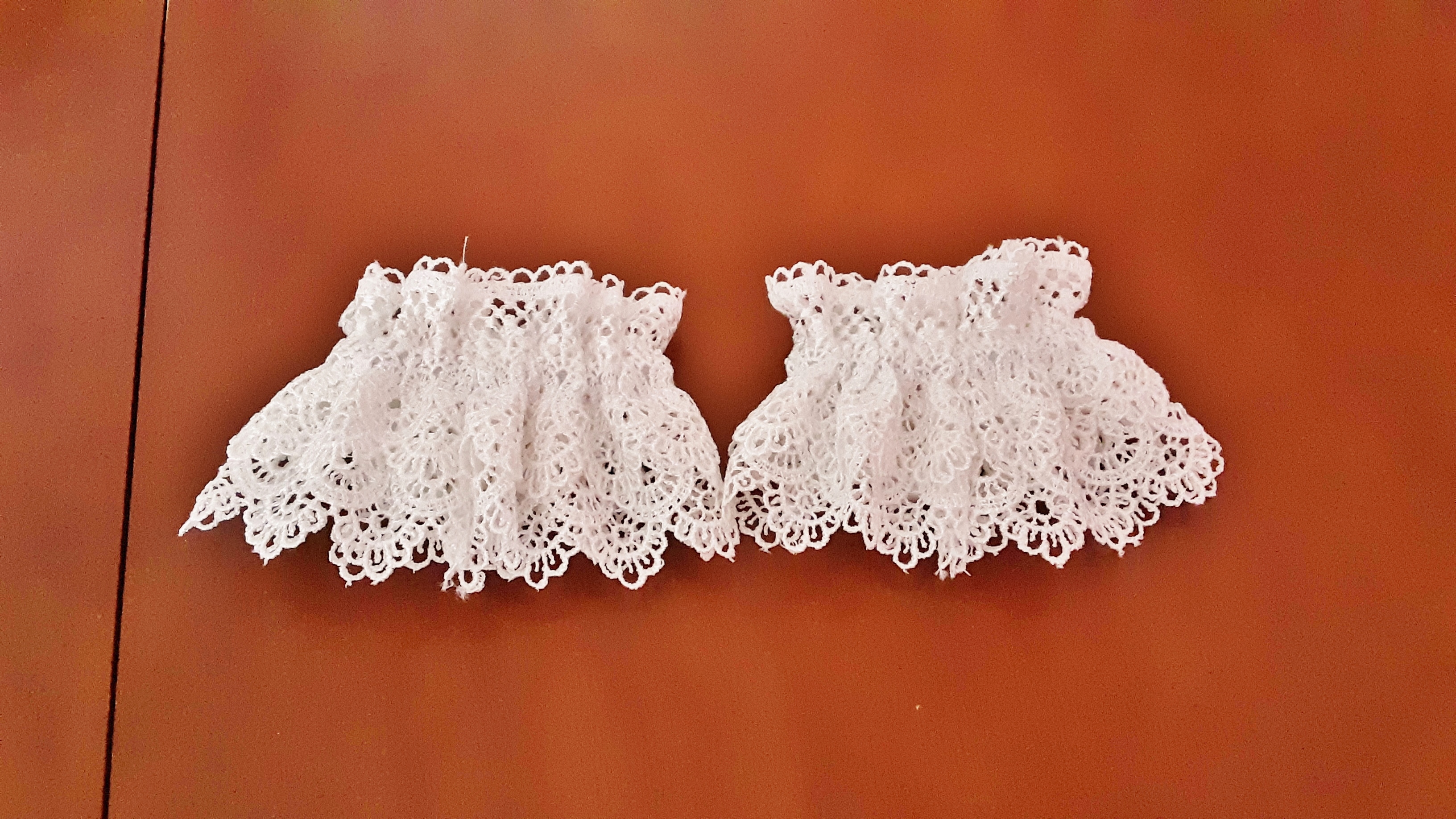 Bodyline White (owh) Venice Lace Short Wrist Cuffs NWOT - Gloves and ...