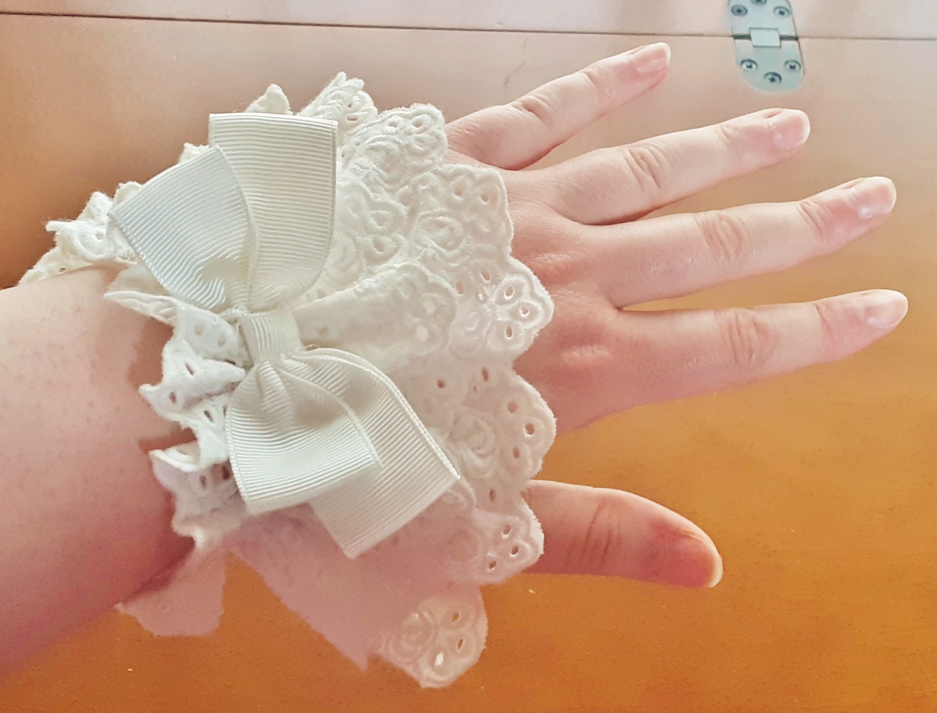 Bodyline White (owh) Bow Pattern Cotton Eyelet Lace Wrist Cuffs Used ...
