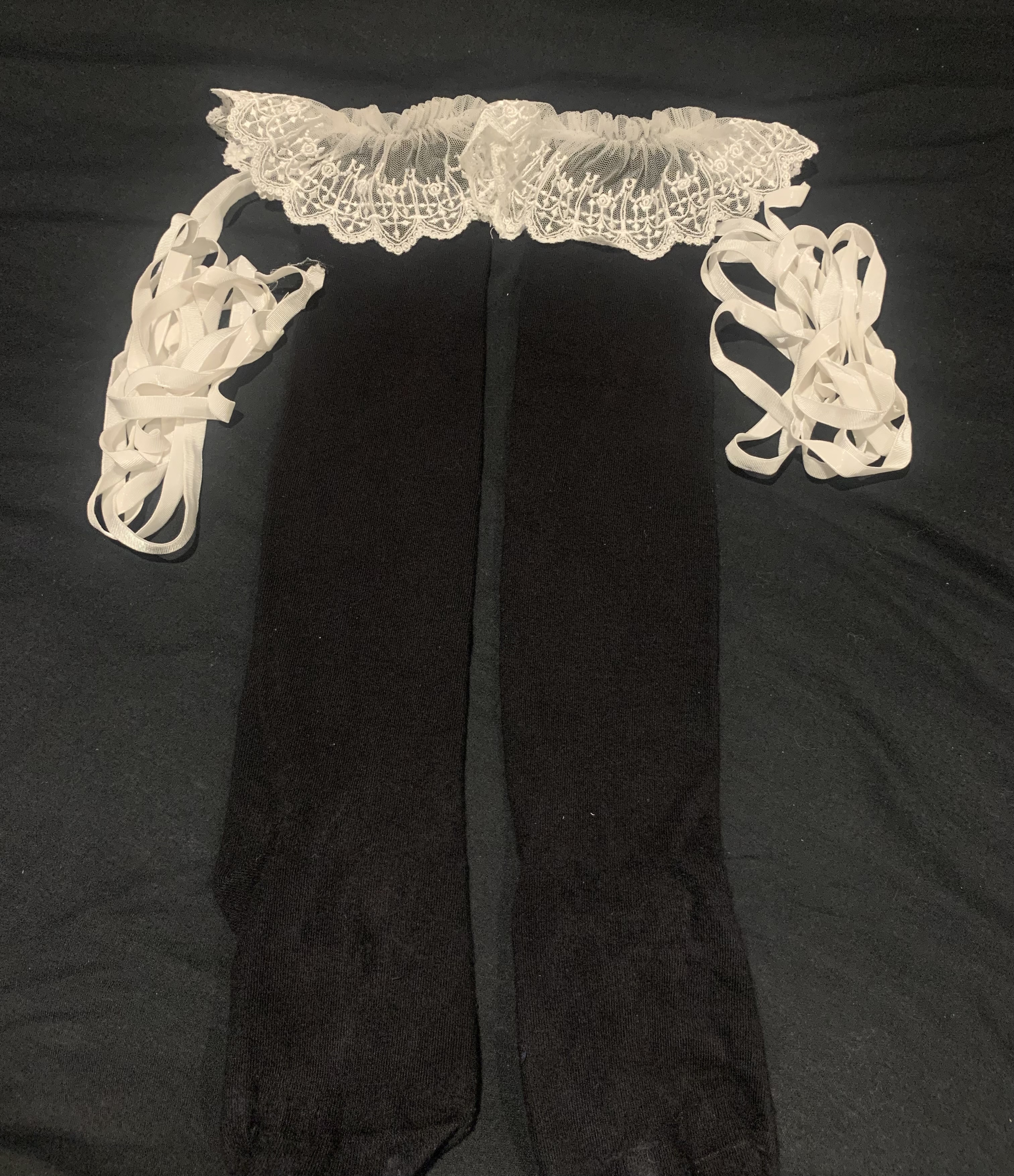 Moi meme moitie lace ribbon OTKs black x white - Socks and Tights ...