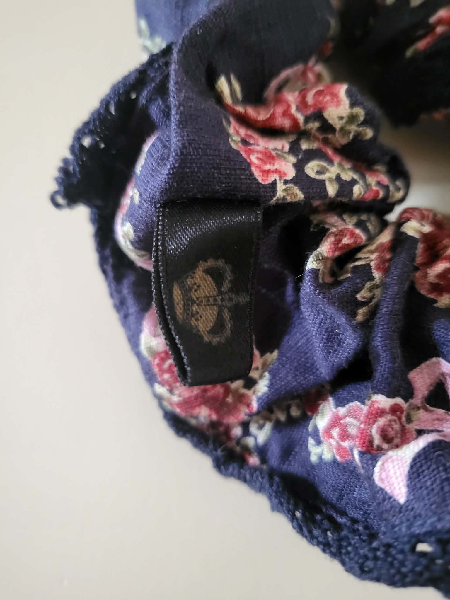 AatP Time of the Roses Chou Chou Scrunchie Hair Tie in Navy PREOWNED ...